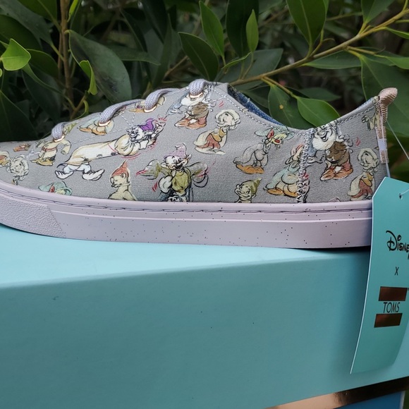 Toms | Shoes | Disney Seven Dwarfs Shoe Kids Toms X | Poshmark